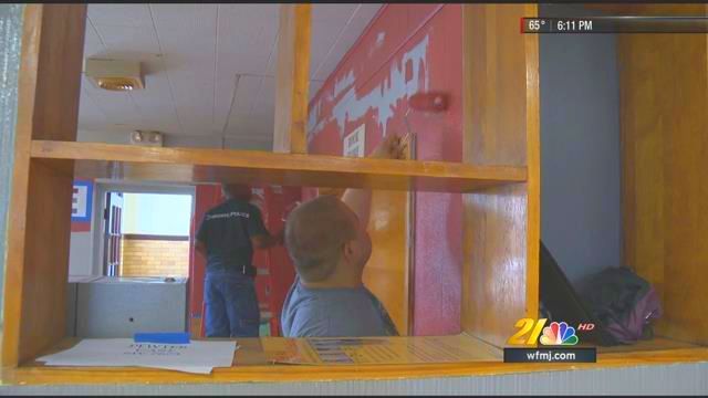 Volunteers give Boardman Center Intermediate School a makeover - WFMJ.com