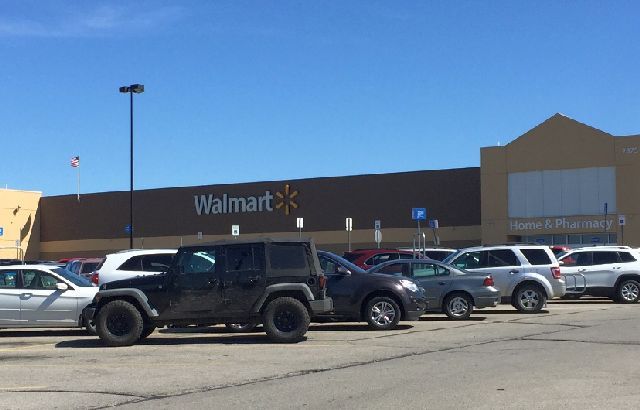 Salem Walmart open again following bomb threat - WFMJ.com