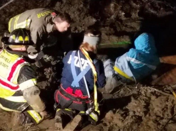 Pair rescued from waist-deep mud in Ashtabula County - WFMJ.com