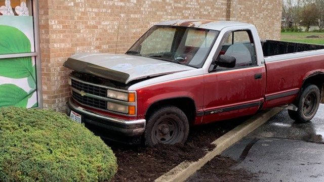 Truck goes off road, hits Rite Aid in Newton Falls - WFMJ.com