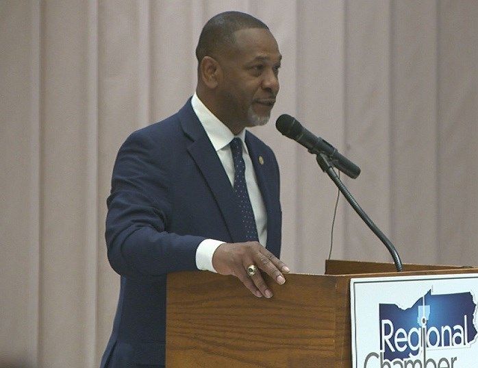 Warren Mayor discusses methods to reduce violence following fight at ...