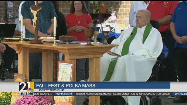 Assisted living residents enjoy annual Liberty Fall Fest - WFMJ.com