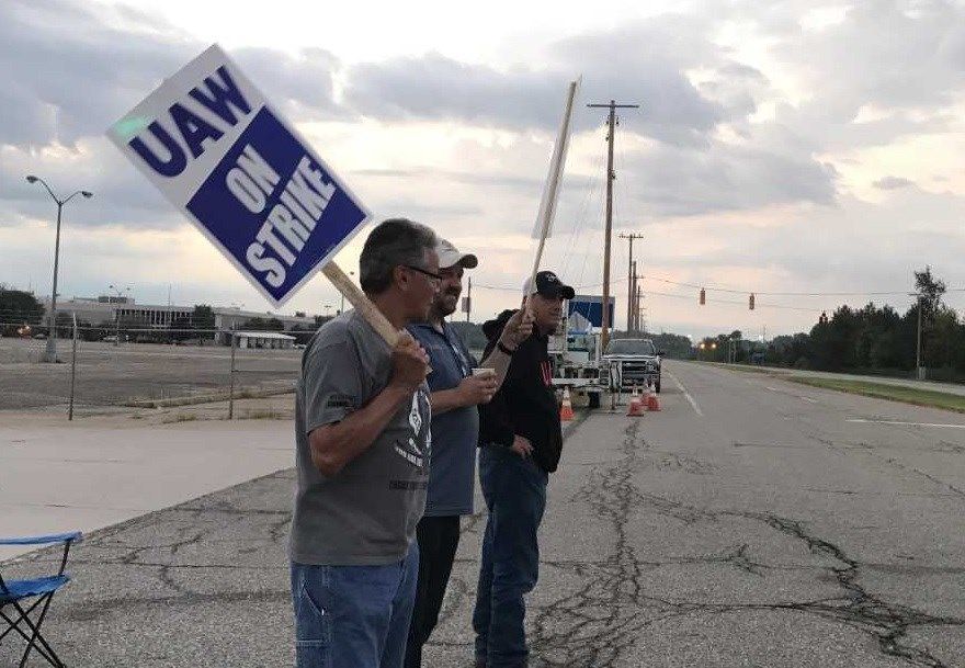 Lordstown UAW members join nationwide strike against GM - WFMJ.com
