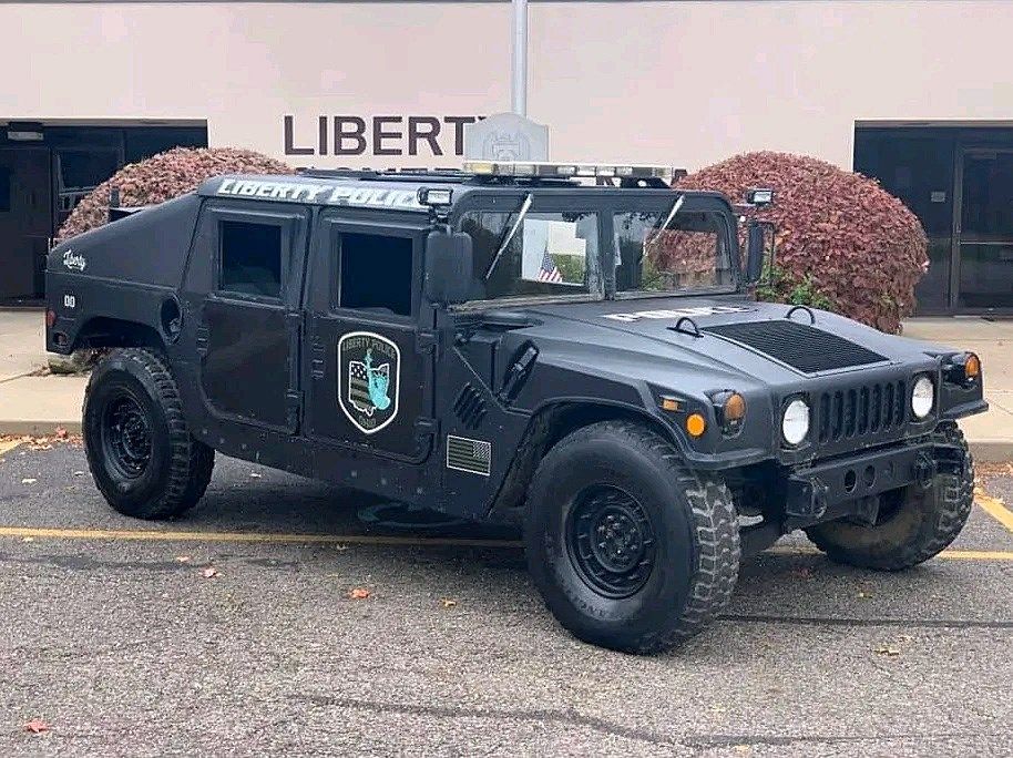 Hummer H1 Police Car