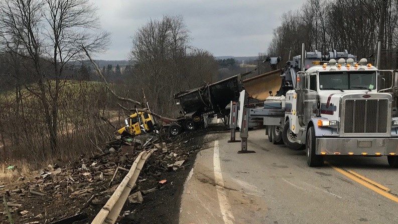 Rollover shuts down Route 39 near Wellsville - WFMJ.com