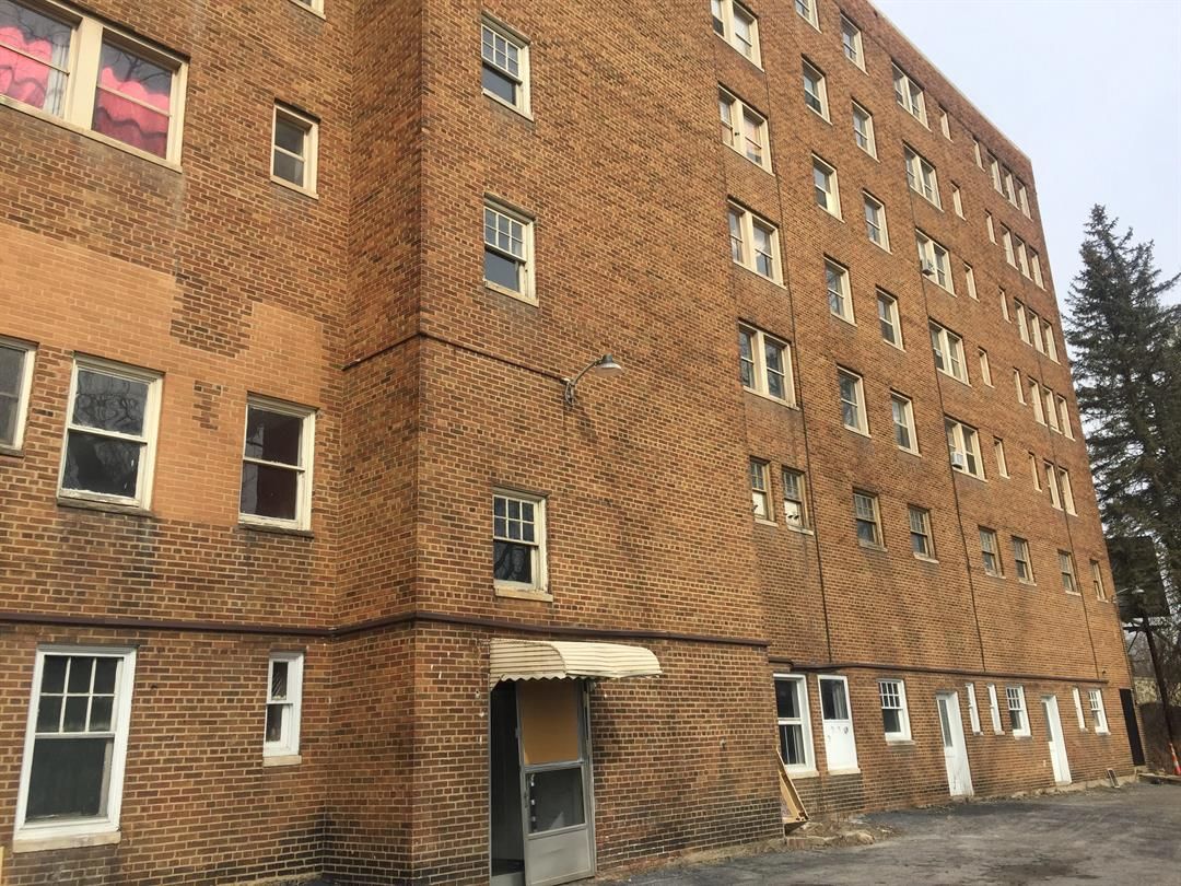 UPDATE: Warren tenants will get more time to move from Reeves building ...