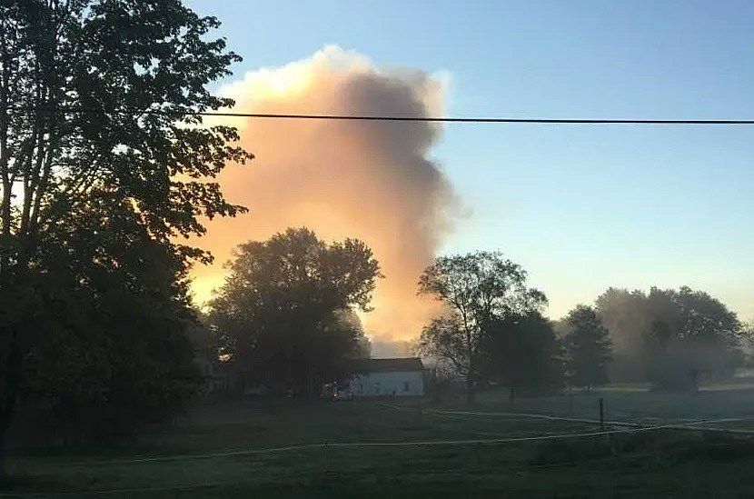Departments battle three-alarm barn fire in Fowler - WFMJ.com