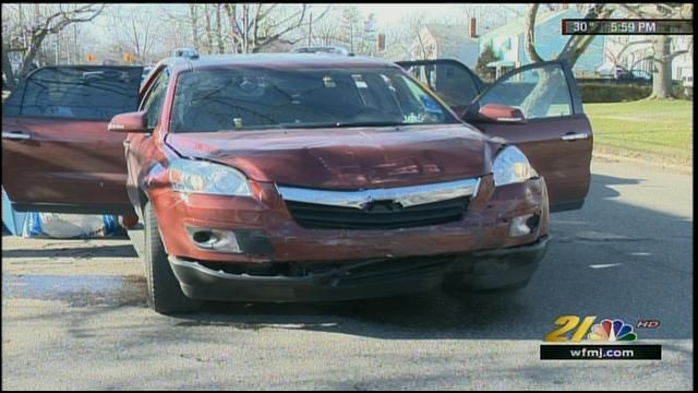 Suspects with gun in the car flee Warren police and cause a traffic ...