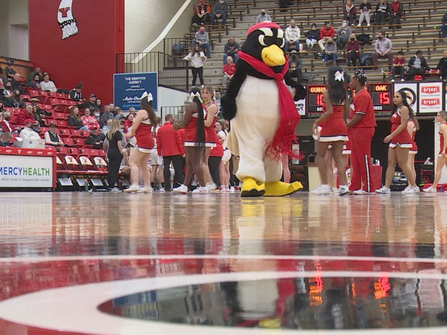 Pair of YSU Penguins enter NIL partnership with Austintown bar - WFMJ.com