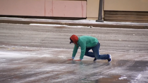 Physical therapists offer safety insight when falling on ice - WFMJ.com