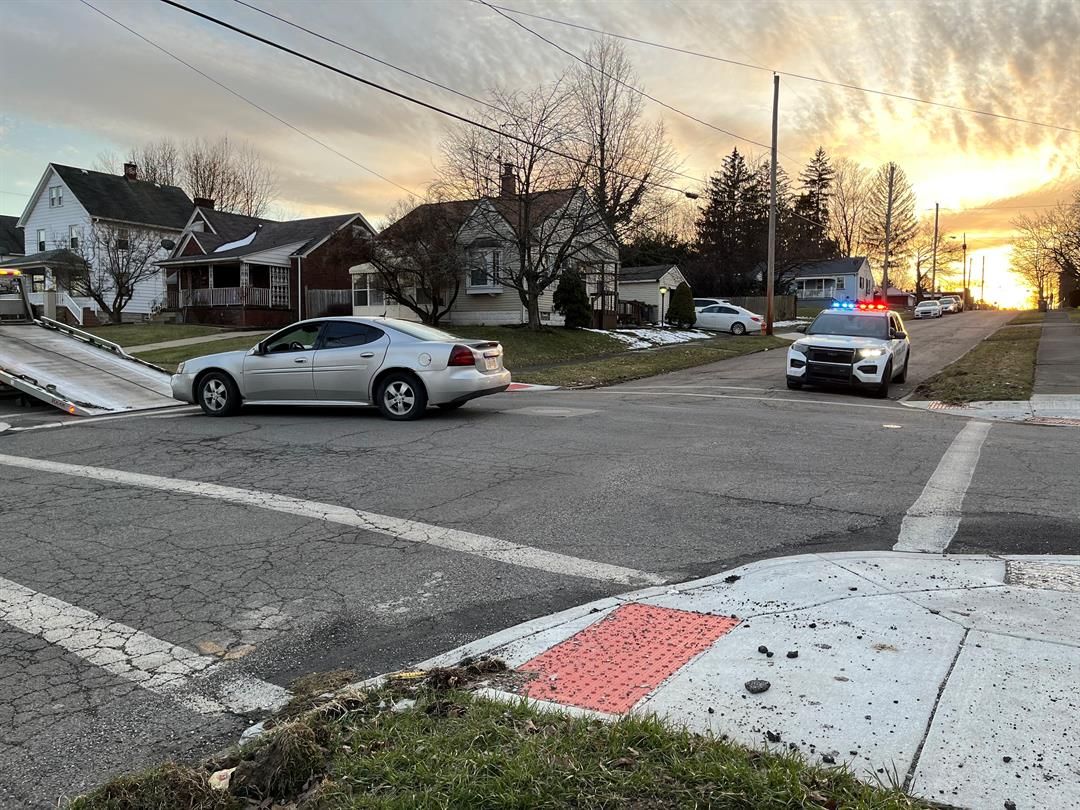 Car shot-up at intersection on Youngstown's south side - WFMJ.com