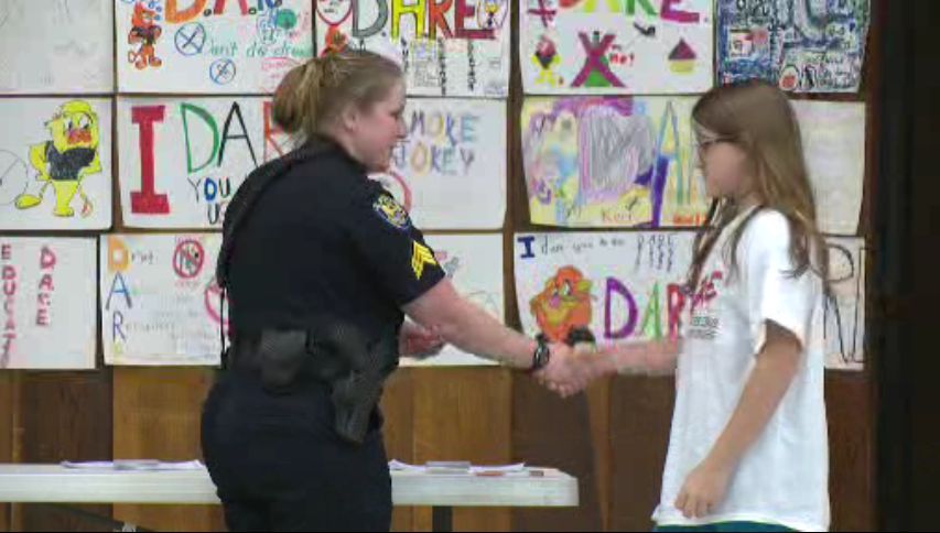 Students graduate from DARE program - WFMJ.com