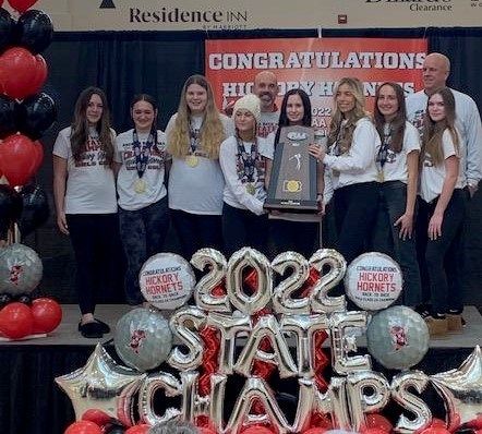 Hickory state champion golf team honored by Cafaro Foundation - WFMJ.com