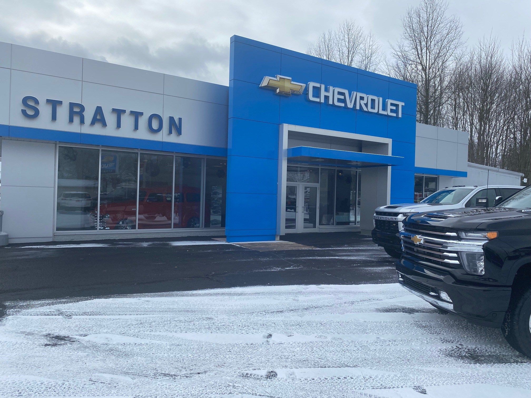 GM honors local Chevrolet dealership for 50 years of service - WFMJ.com