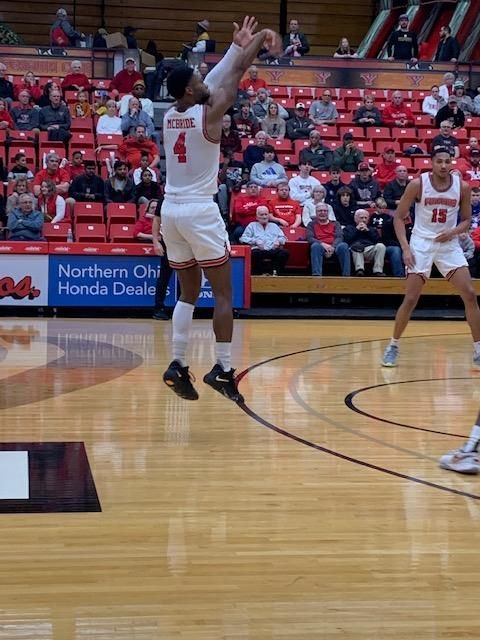Penguin hoops go "four for four" at Beeghly Center - WFMJ.com