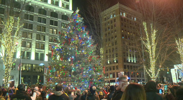 City of Youngstown prepares for 10k+ crowd at tree lighting, holiday ...