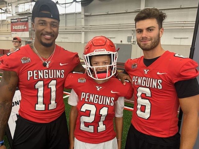 Penguin football family gathers as one - WFMJ.com