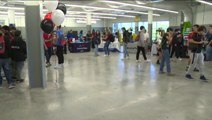 YSU College of STEM holds manufacturing day for Valley high school ...
