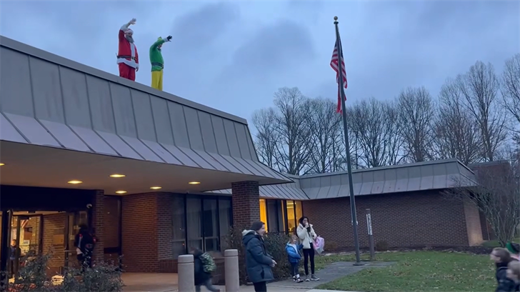 VIDEO: Special greeters welcome students at Canfield Hilltop Elementary ...