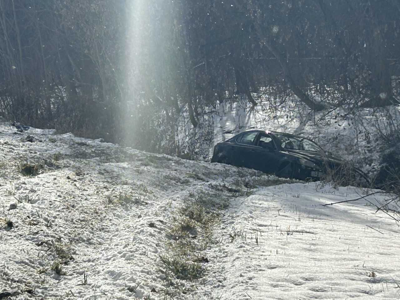 Car slides off road on Himrod Expressway in Youngstown - WFMJ.com