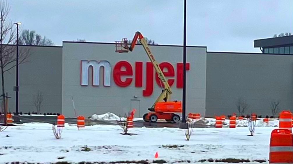 Meijer sign going up at Austintown supercenter - WFMJ.com