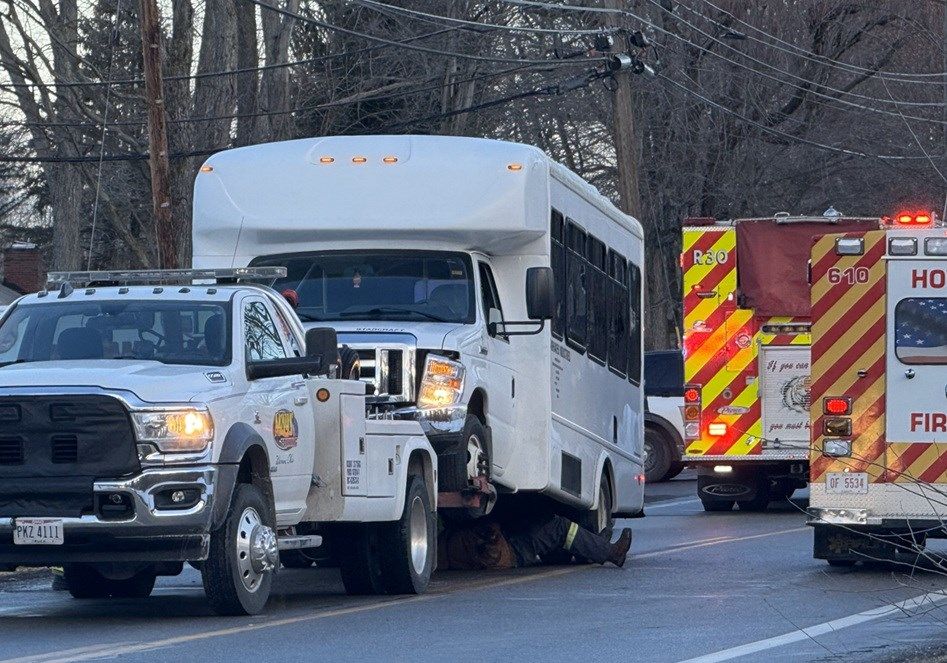 One injured in Fairhaven Industries bus crash - WFMJ.com
