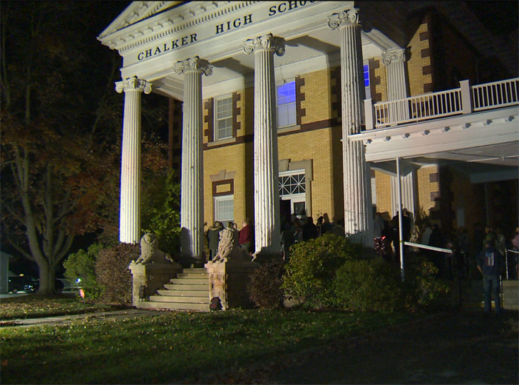 Southington seniors serve up scares - WFMJ.com