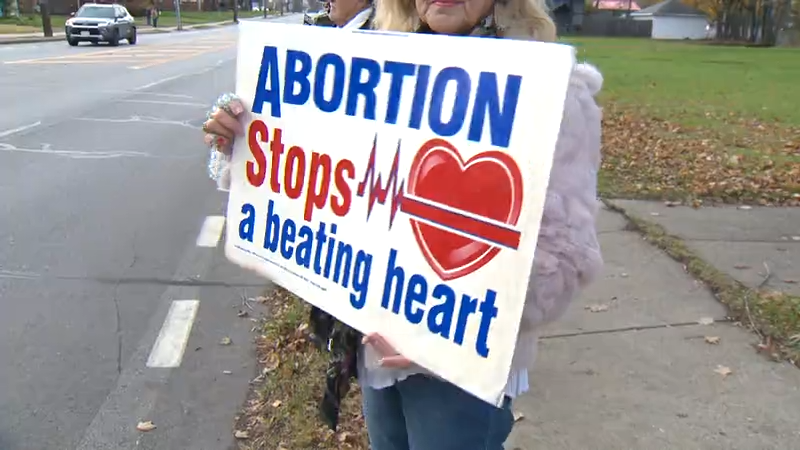 Reproductive Rights Rally brings debate to Youngstown - WFMJ.com