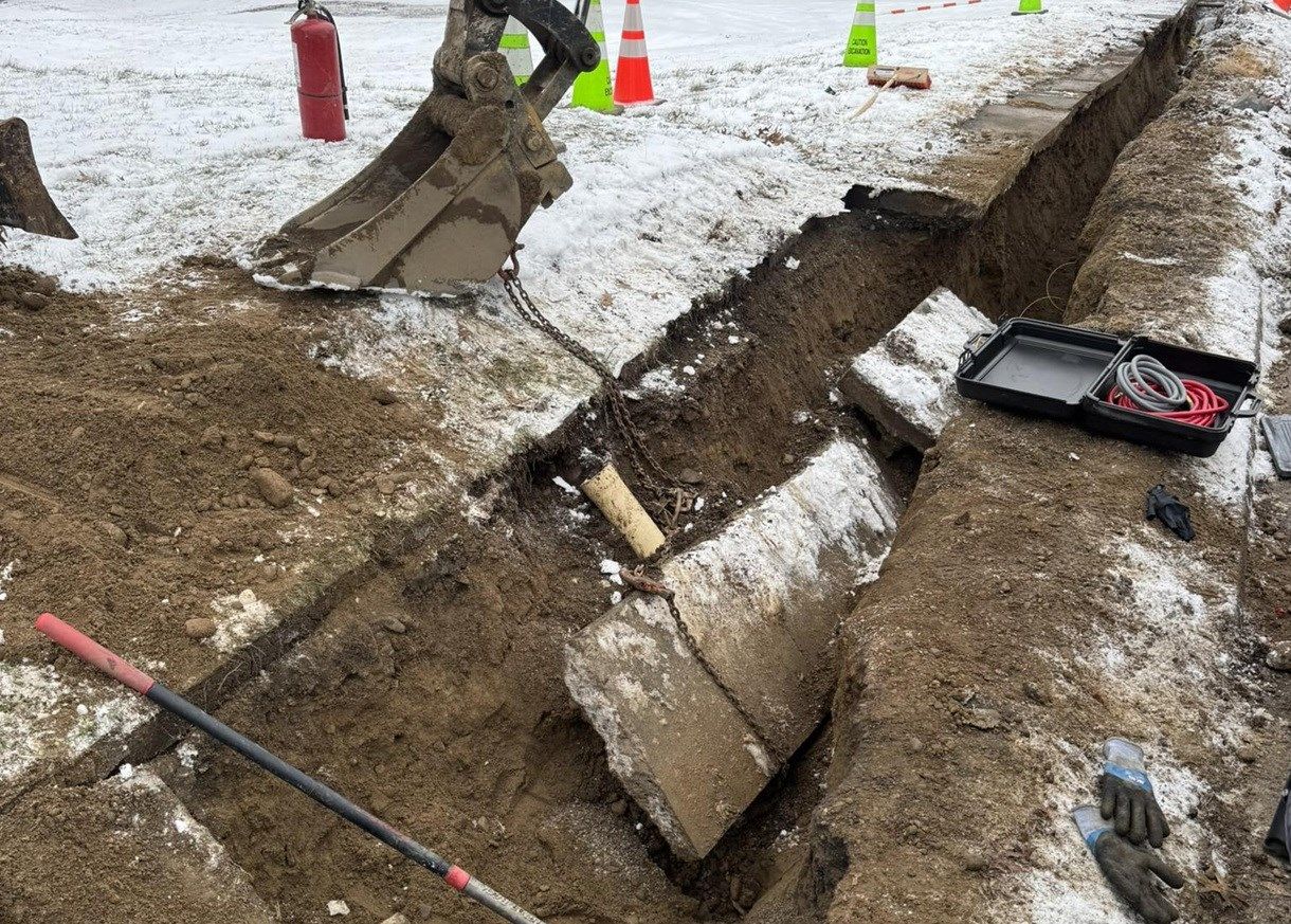 New Castle firefighters rescue worker trapped in trench - WFMJ.com