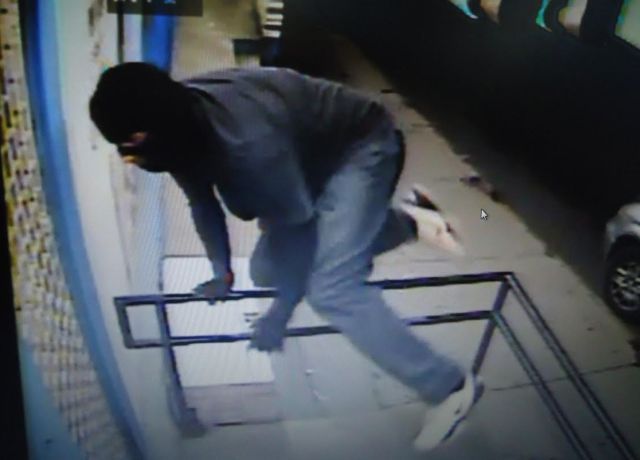 Attempted robbery in East Liverpool caught on camera - WFMJ.com